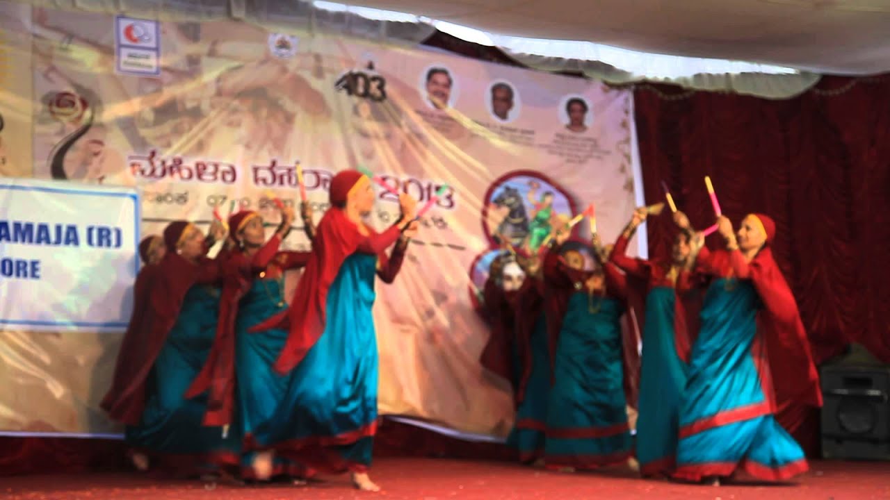 Traditional Indian Kodava dance called umatath 2 - YouTube