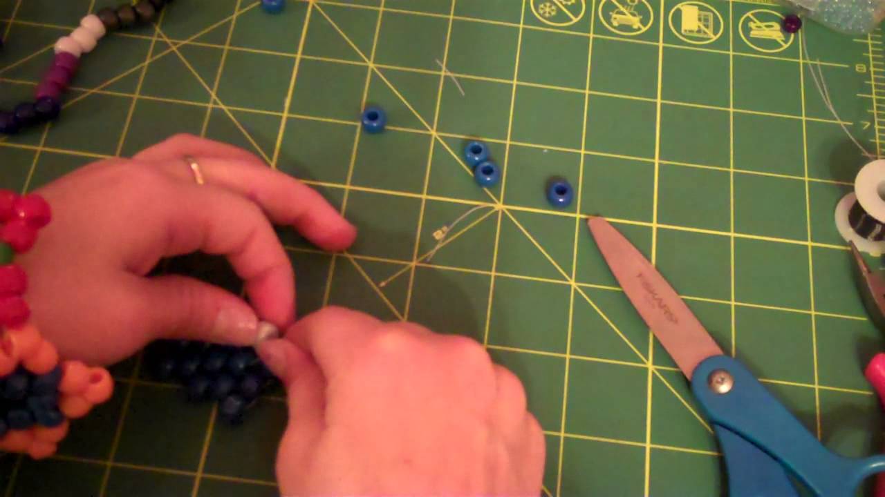 How to make a kandi pacman ghost - YouTube