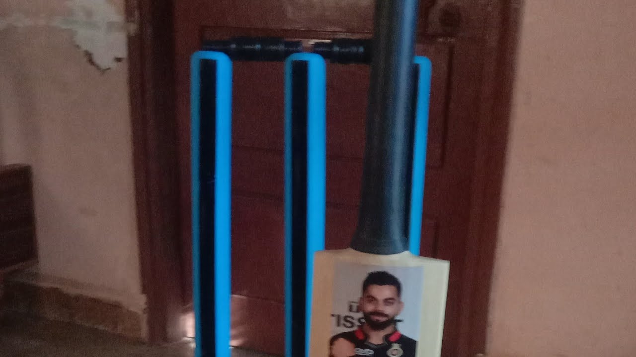 UNBOXING MY NEW WICKET SET AND RCB BAT - YouTube