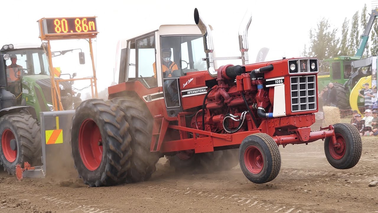 Old International Harvester 1086 with an 800hp V16 Detroit Scraper ...