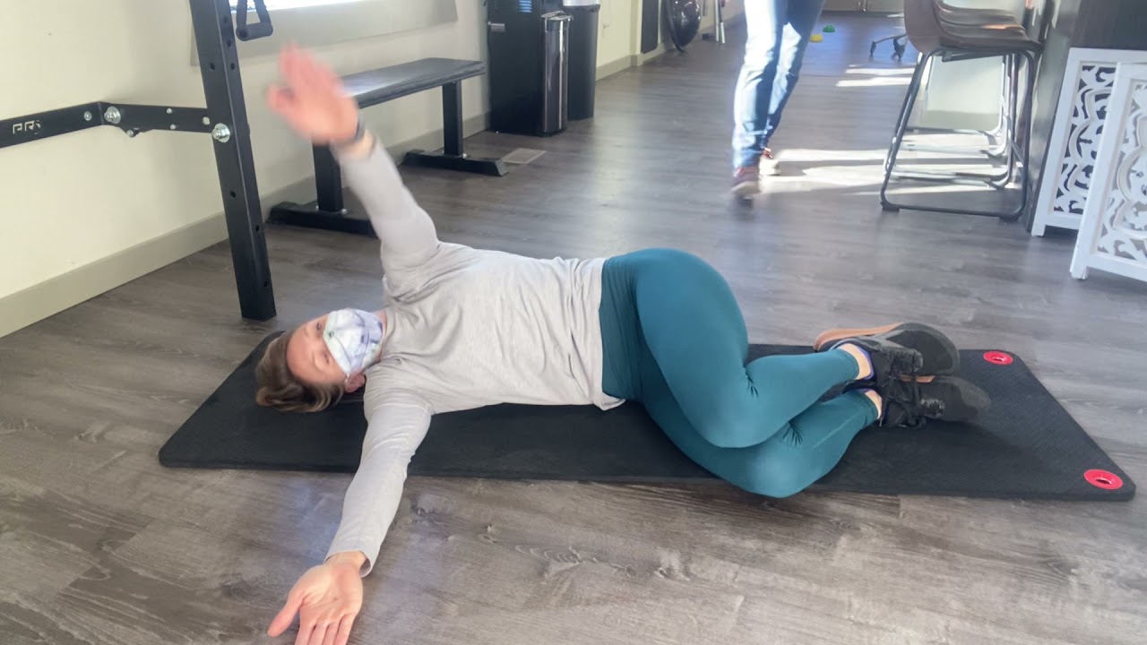 Sidelying Thoracic Rotation (Open Book) - YouTube