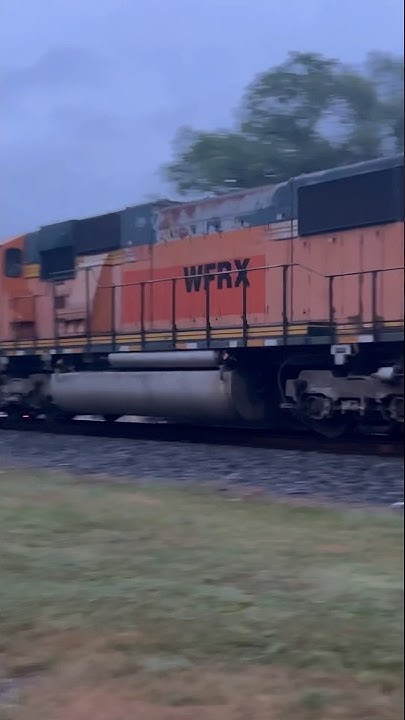 NS 13R with a WFRX (EX BNSF) trailing second in Boyce VA - YouTube