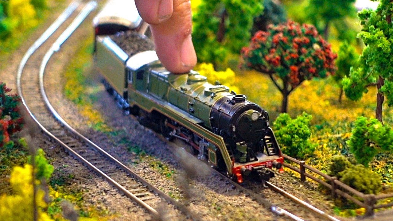 St Lukes Model Train Show 2018 Part 2 Hornby Thomas End Of The Line ...