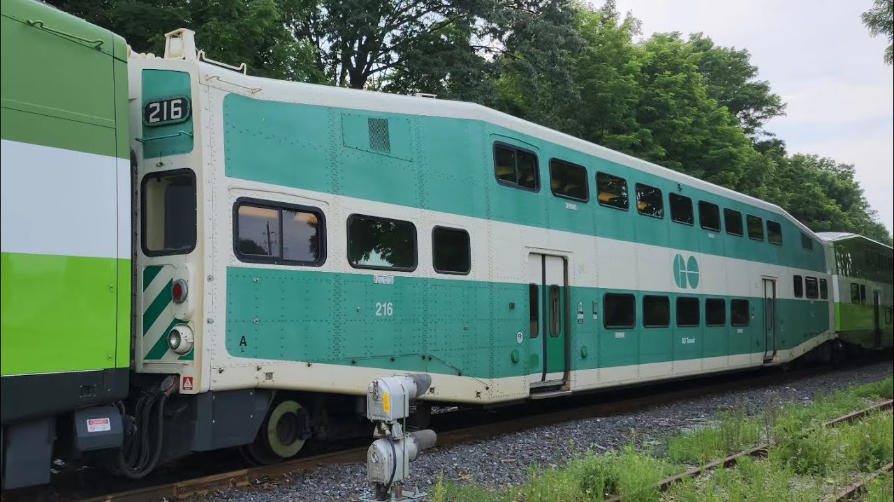 (Nice Driver) (2 Mid Old Cabs 216 & 241) GO 1969 (Niagara Excursion ...