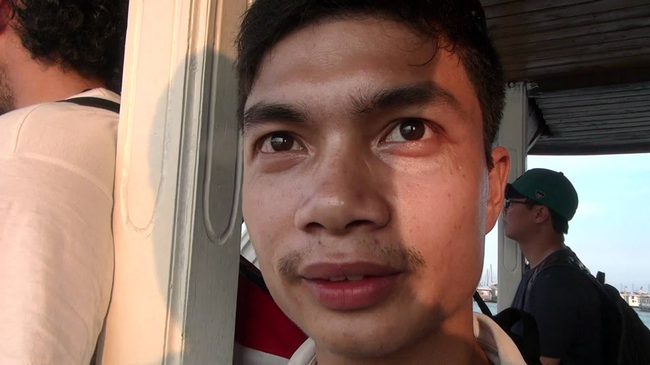 حجاجوفيتش مع فيتنامي يموت من الضحك | Haggagovic in Vietnam - YouTube
