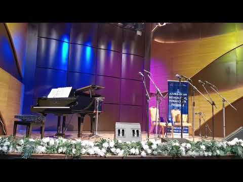 Nazənin”  - ifa edir: Estrada sənəti kafedrasının baş müəllimi-İntiqam Kərimov