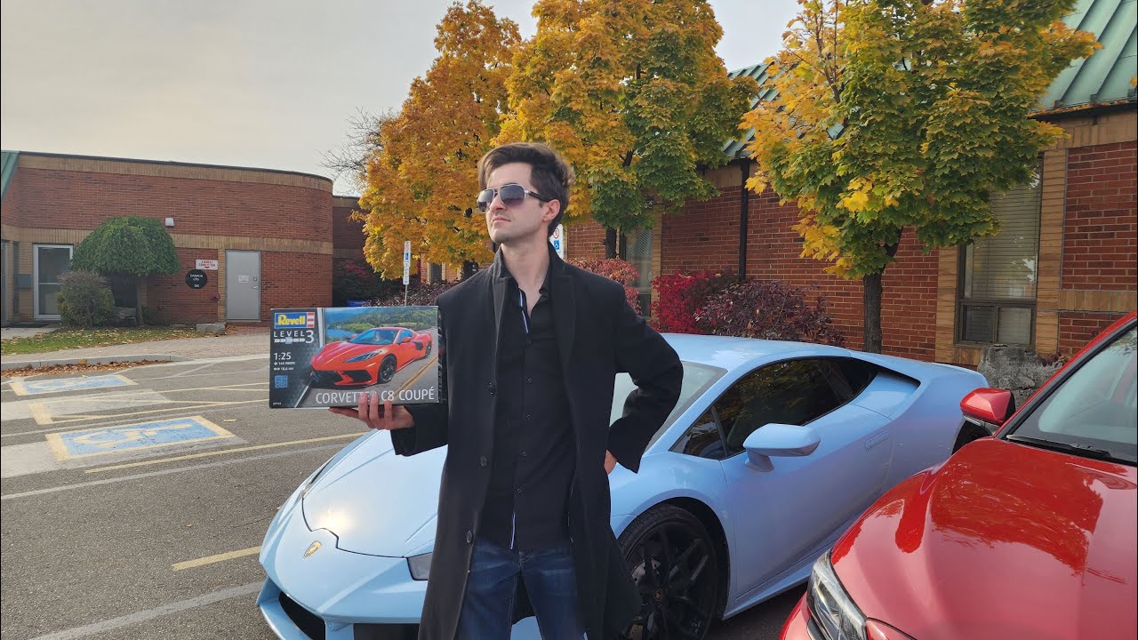 David Unboxes the Revell Corvette C8 Coupe 1/24 Scale - YouTube