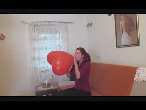 Jana b2p a heart balloon