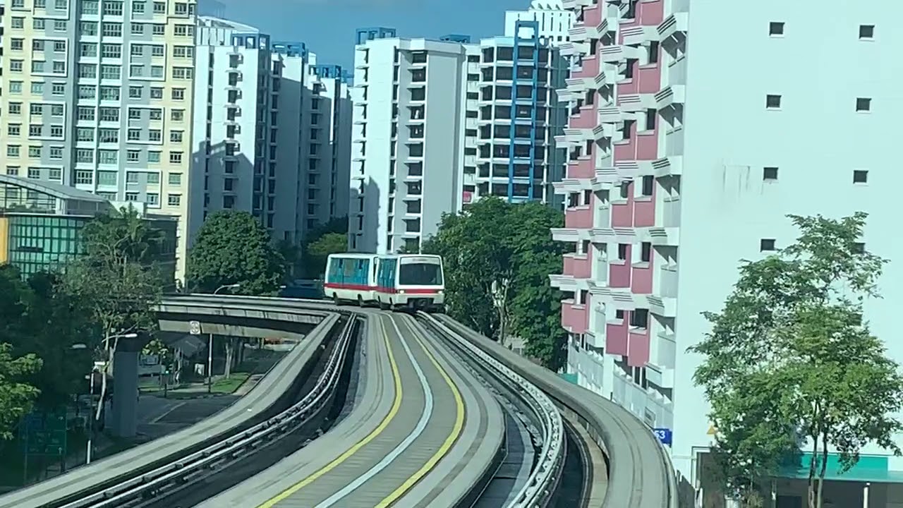 SMRT Trains BPLRT Bombardier Innovia APM 100 C801 [102/109] arriving ...