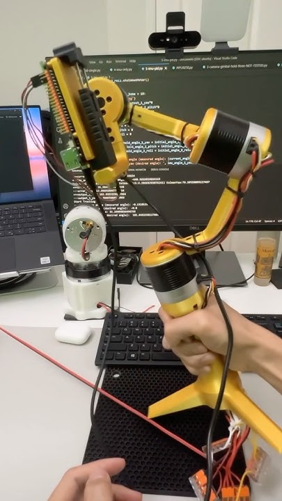 I Built this 3D Printed Camera Gimbal with Stabilization Control using IMU Sensor #pcbway - YouTube