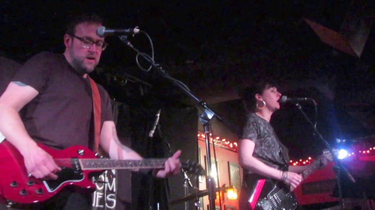 Abbie Barrett "If It Makes You Happy" (Sheryl Crow cover) - YouTube