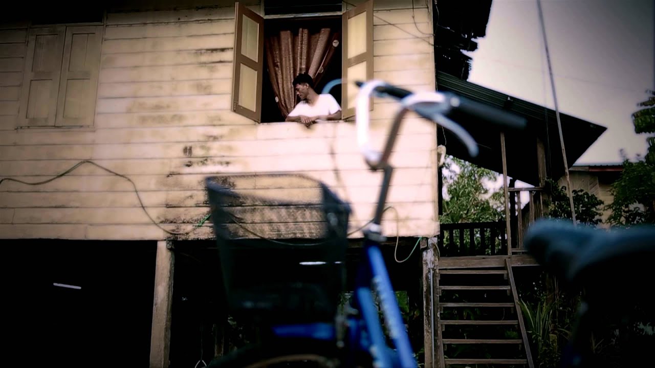 AKU PERGI UNTUK DIA by Rafiz (Official Music Video) - YouTube