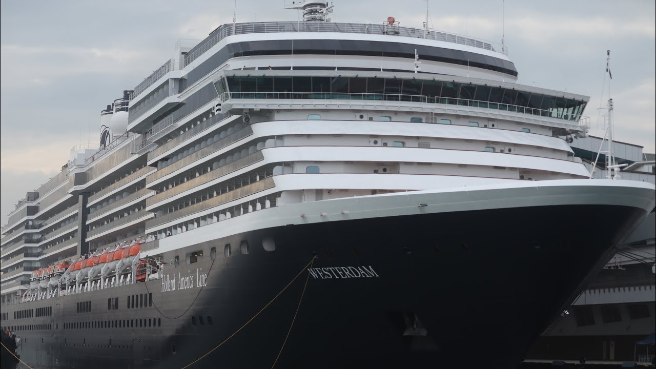 [Holland America] MS Westerdam departing Singapore, 2/3/2023 - YouTube