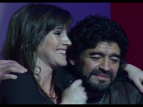 Cuando la Sole le cantó el tema ‘Brindis’ a Maradona