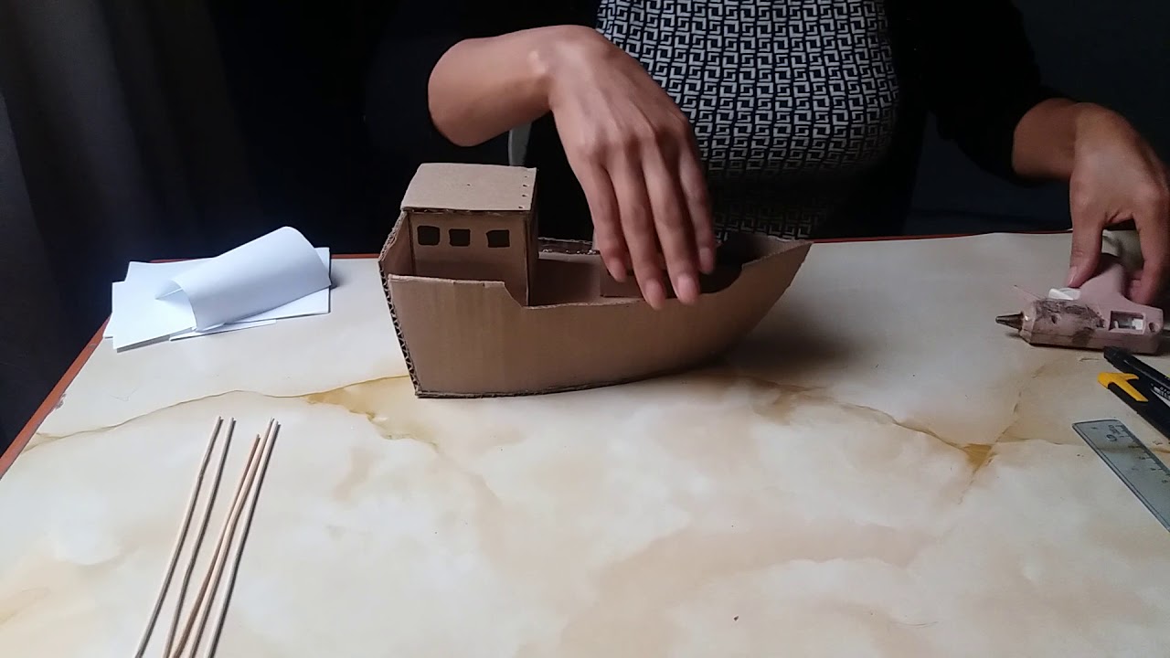 Como hacer un barco de carton - YouTube