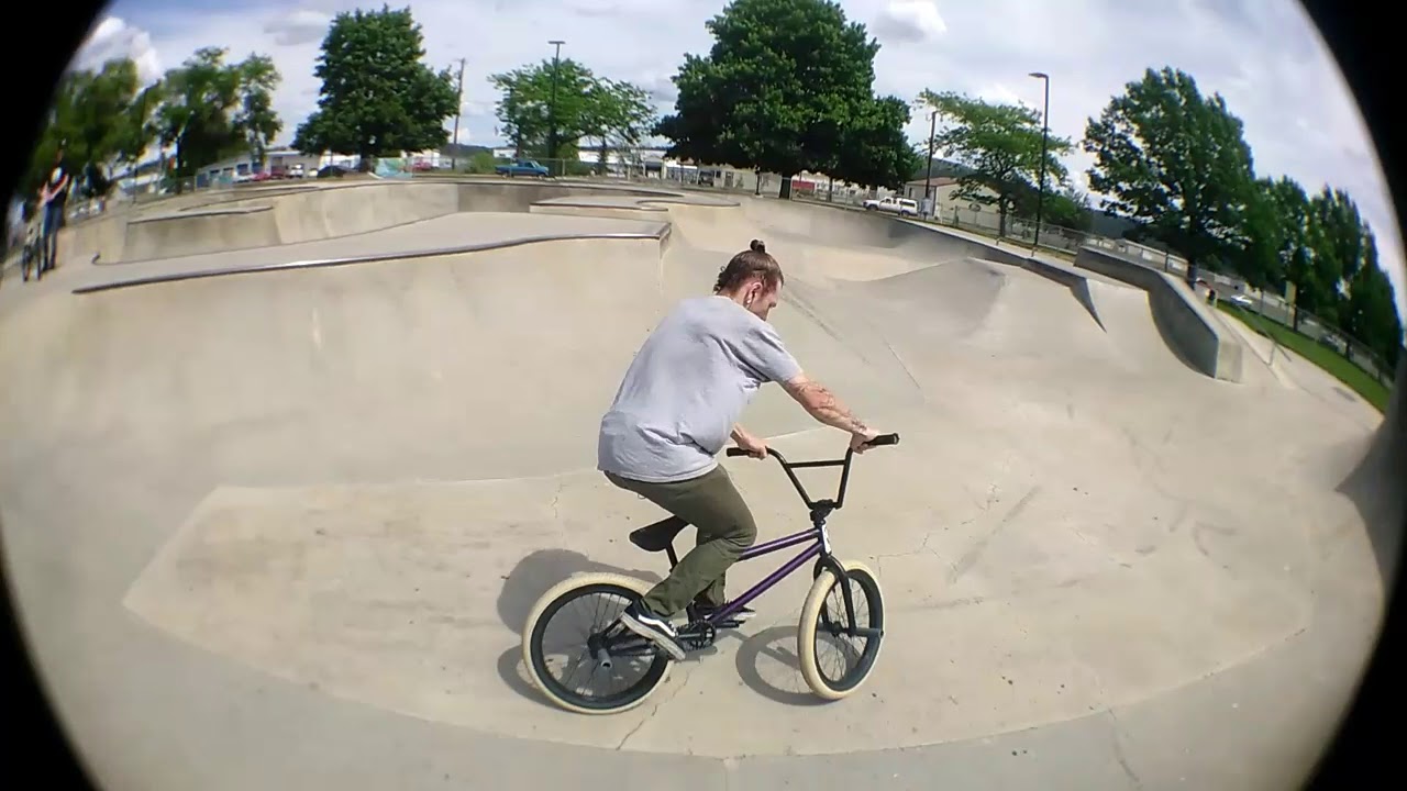 Casey Roberts at Hillyard Skate Park - YouTube