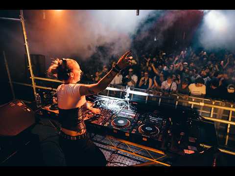 UNTOLD | PHASE 9 COLUSUEM EDITION LOLA VOSS