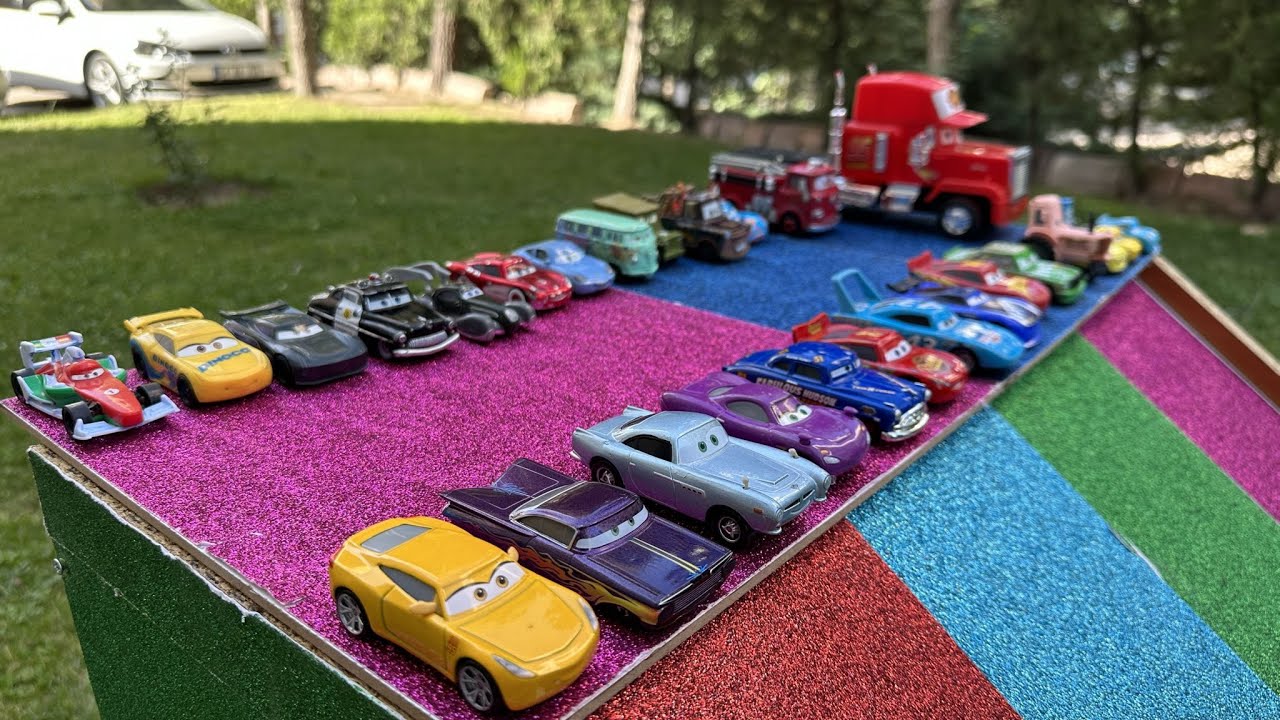 Disney Pixar Cars Fall Into The Water Lightning McQueen Cruz Ramirez ...