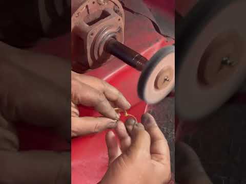 Gold me polish kyese kiya jata hai// shine ✨ ( nam kaan ka bali ) please ase video k liye subcribe