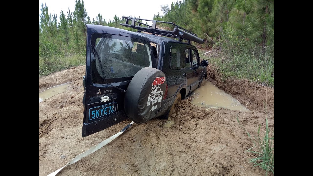 BOGGED - THE GLASS HOUSE MOUNTAINS EXPERIENCE - 5PYNES - YouTube