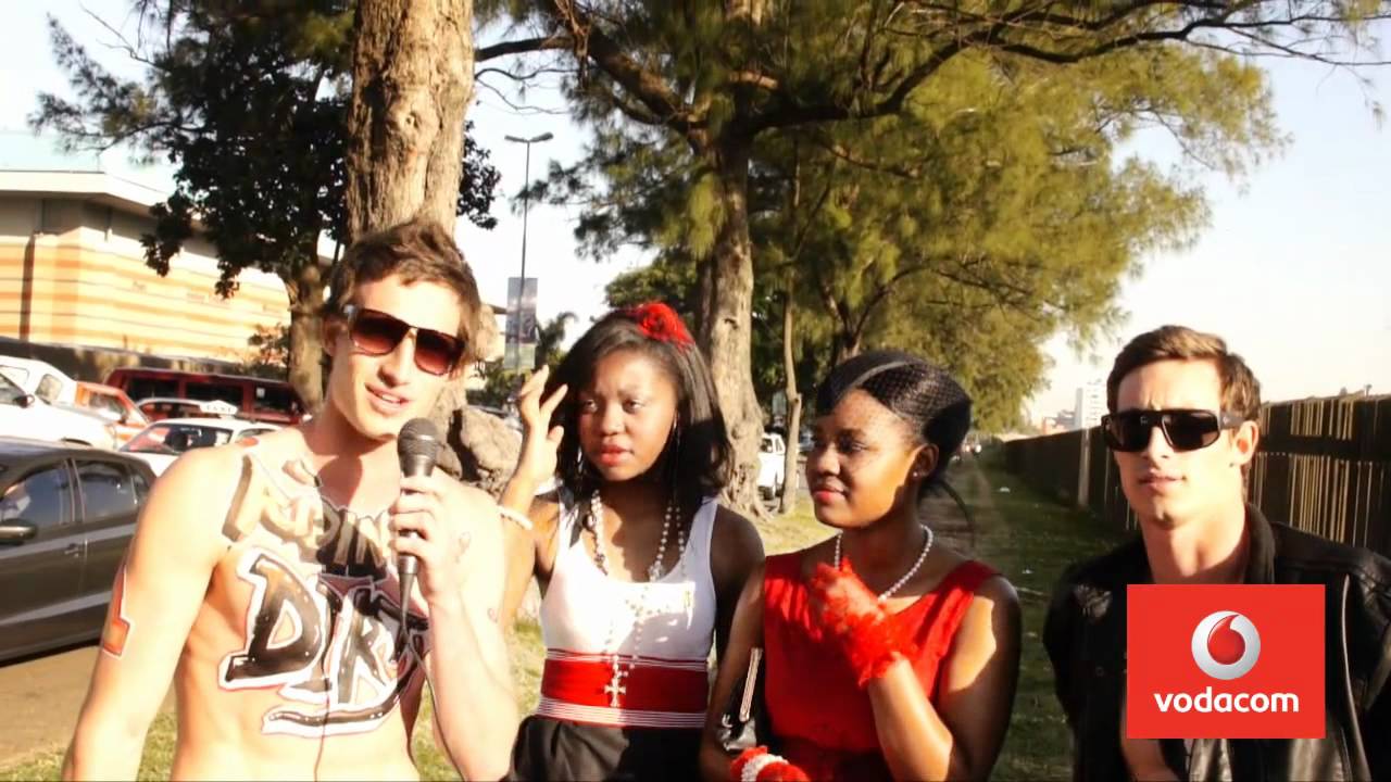 Vodacom Color SuperPeers at the Vodacom Durban July 2011 - YouTube