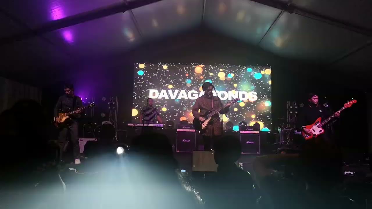 DaVagabonds - Atas Angin Independent Festival - YouTube