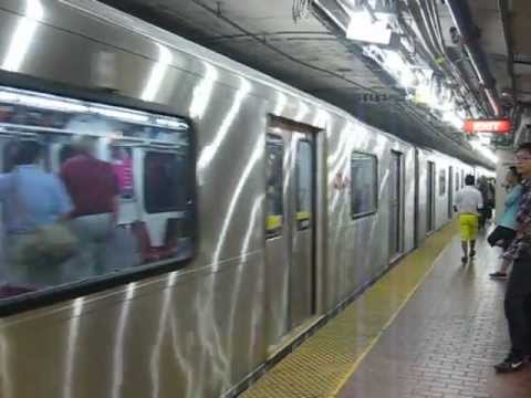 new TTC subway train arriving Union Station - YouTube