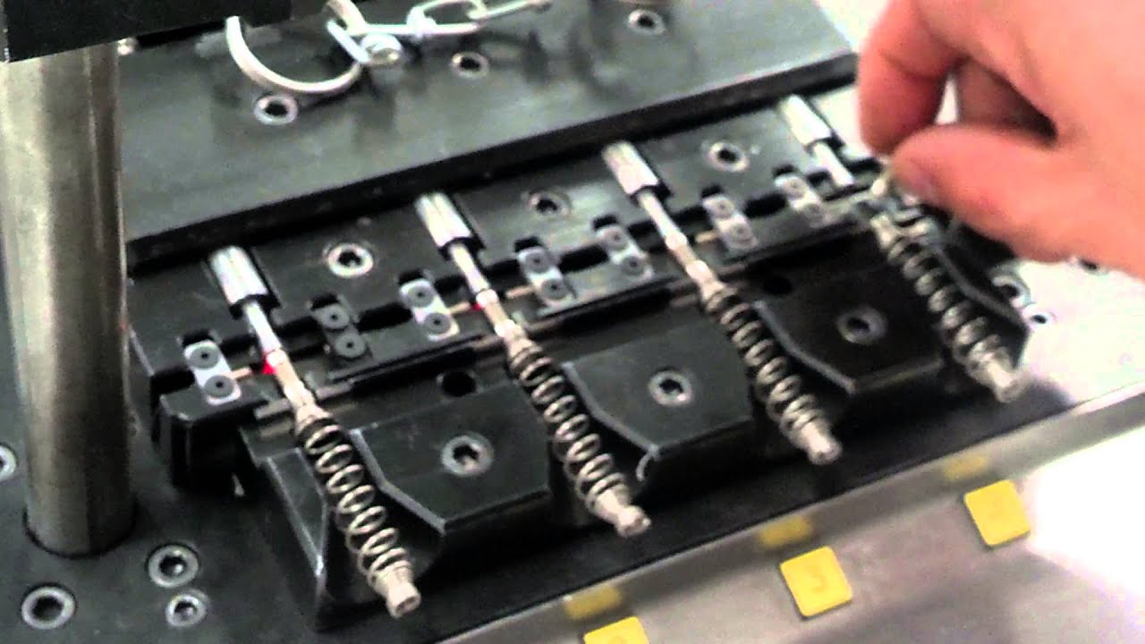 Video de funcionamiento de herramientas de Maquina ensambladora de ...