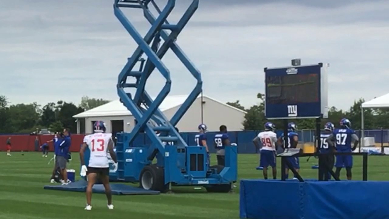Giants' Odell Beckham works on Willie Mays catches - YouTube