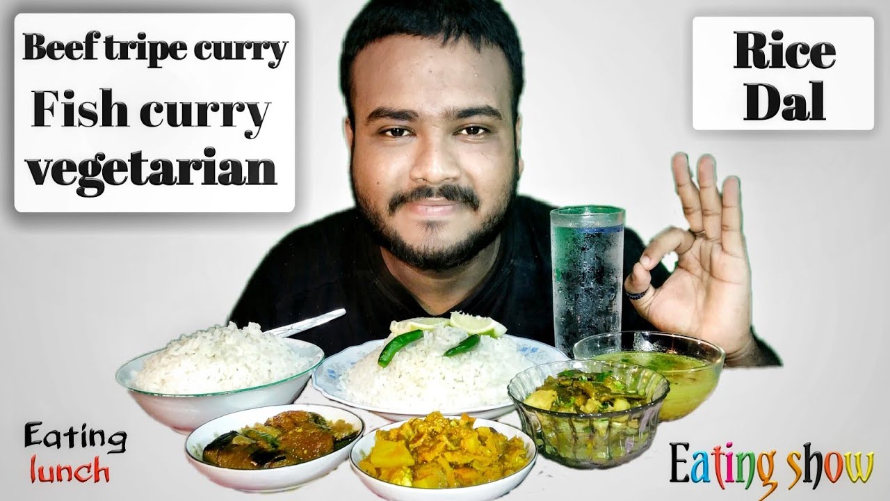 Eating Lunch with Beef tripe and fish curry with rice| Popular bengali ...