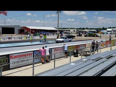 98 V8 S10 First Bracket Race - YouTube