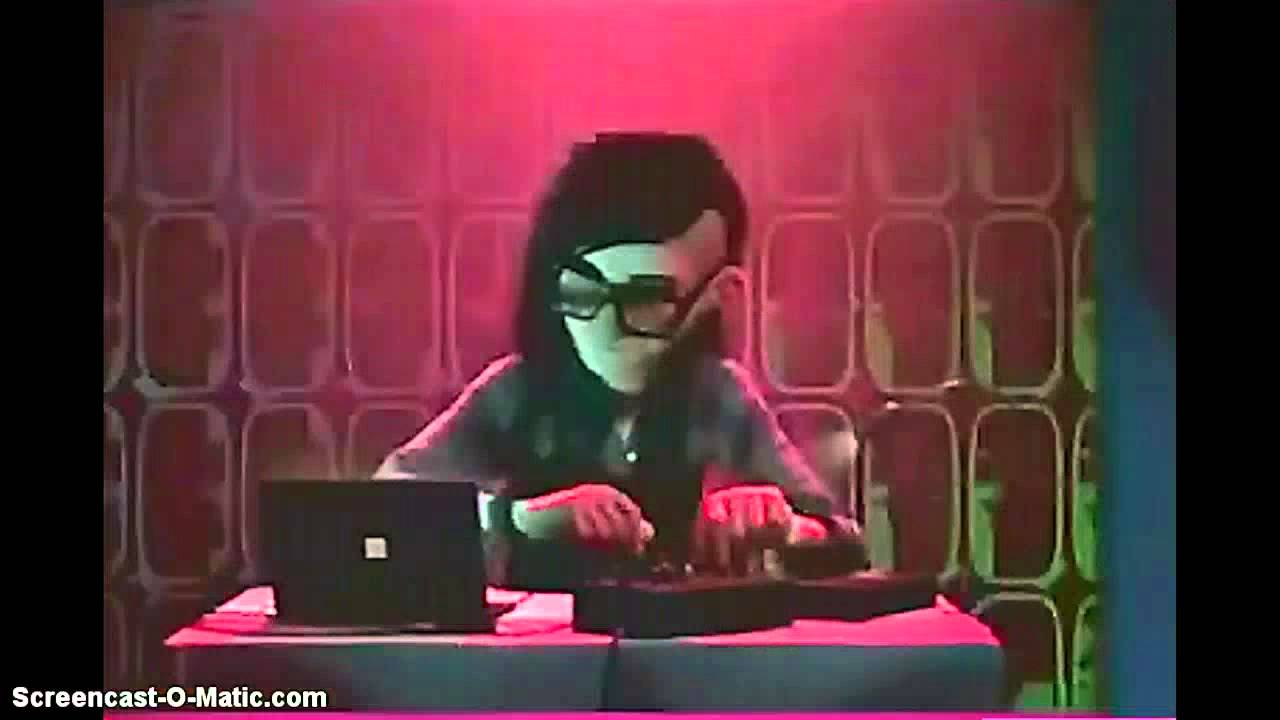 SKRILLEX IN WRECK IT RALPH!?!?! XD - YouTube