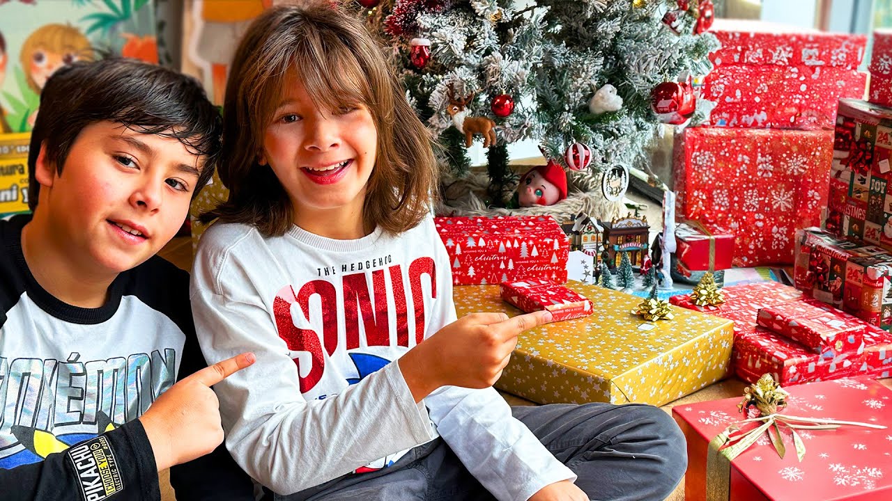 Los REGALOS de Navidad de Dani y Evan!! - YouTube