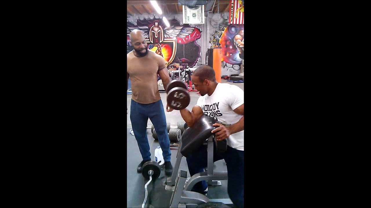 IFBB Pro Ryan Hinton Training Mt Bicepius with CT - YouTube