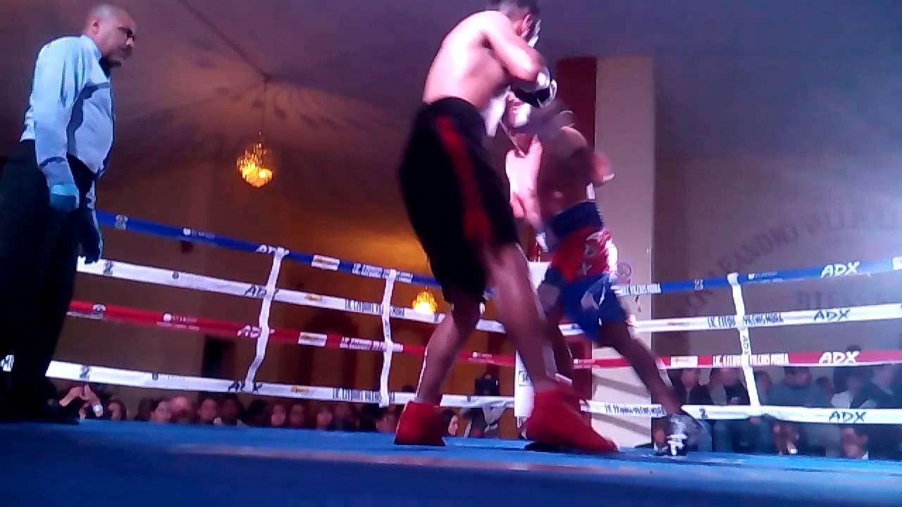 Furia de campeones en la pelea de Mario " the uracan" macias VS Maycol ...