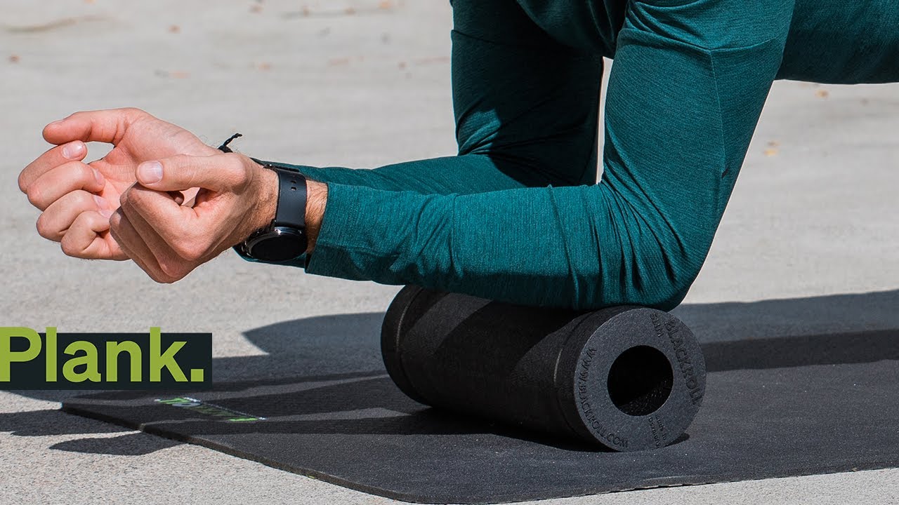 Strength training for runners | Plank | BLACKROLL® - YouTube