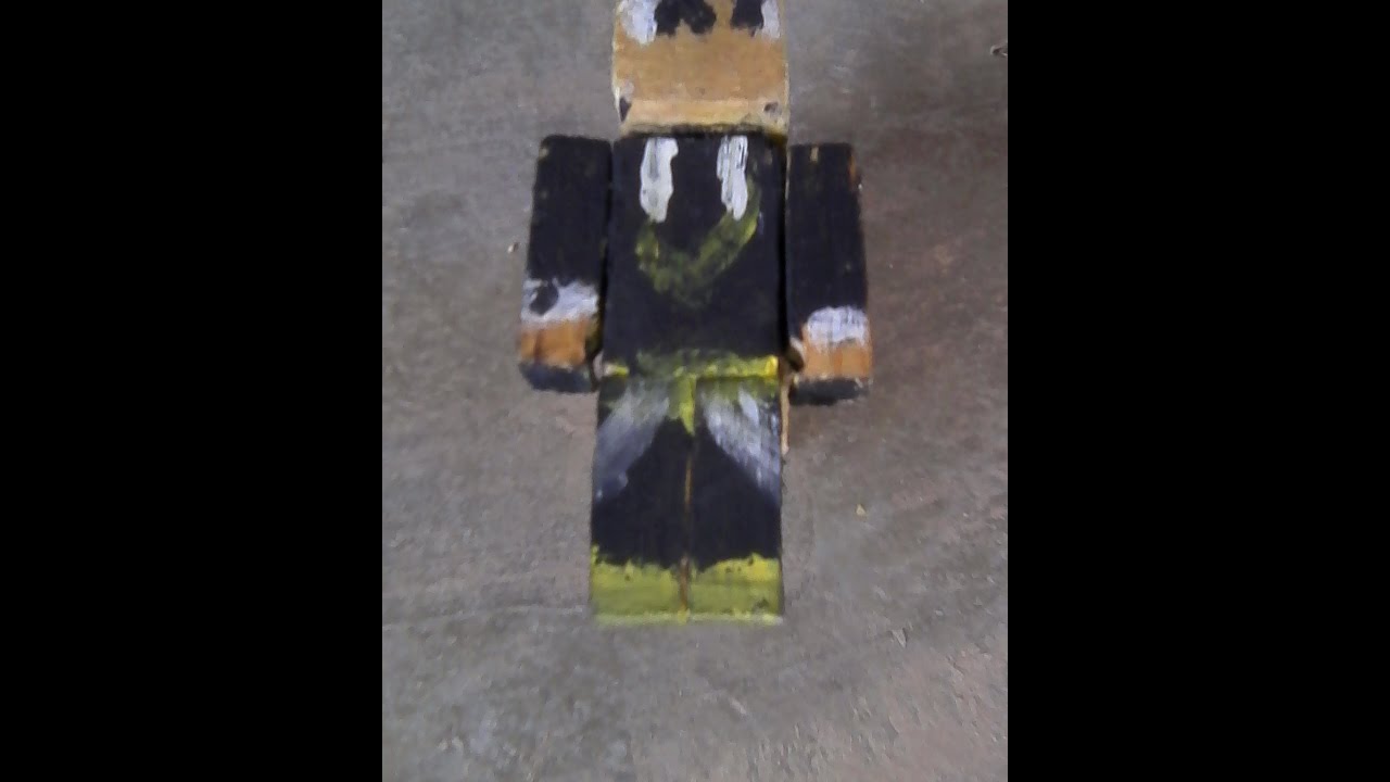 enseñando mi muñeco de minecraft de madera echo a mano - YouTube