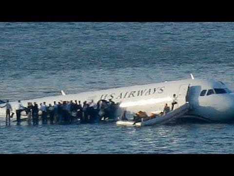 5 MOST DANGEROUS PLANE LANDINGS IN THR WORLD . - YouTube