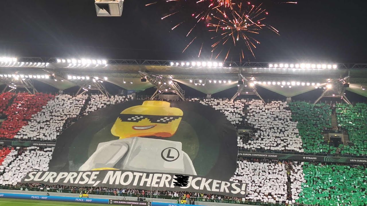 "SURPRISE..." - oprawa kibiców Legii Warszawa podczas meczu z FK Molde ...