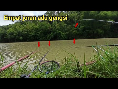 Banyak terjadi strike mancing di spot yang lagi dibicarakan banyak orang