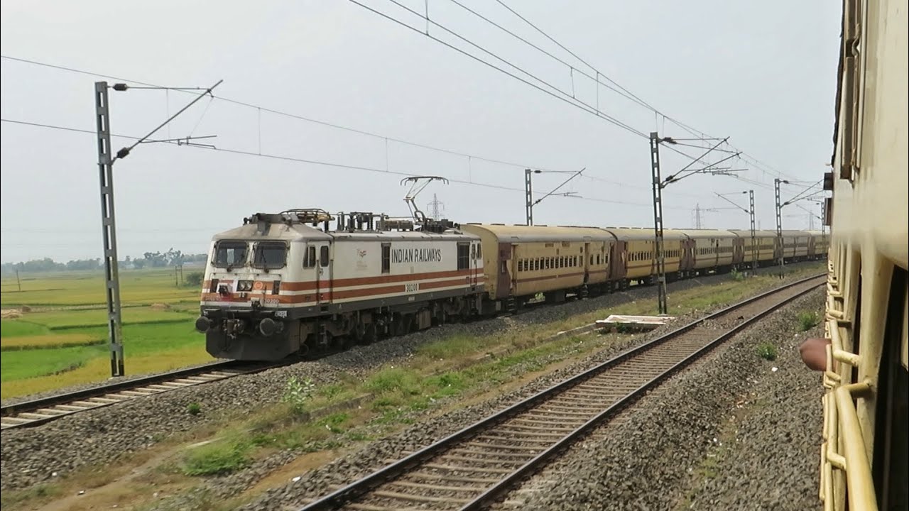 WAP-5 vs WAP-5 - 4km Long Parallel Train Race & Overtake - Ahmadpur ...