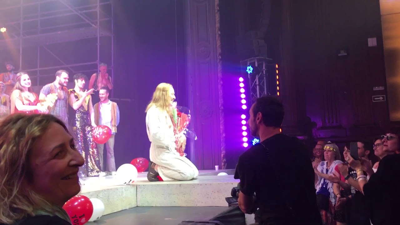 "Jesus Christ Superstar" with Ted Neeley, the final curtain call - YouTube