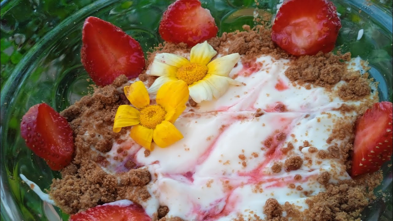 Strawberry cream delight | Easy Delight recipe | creamy delight recipe ...