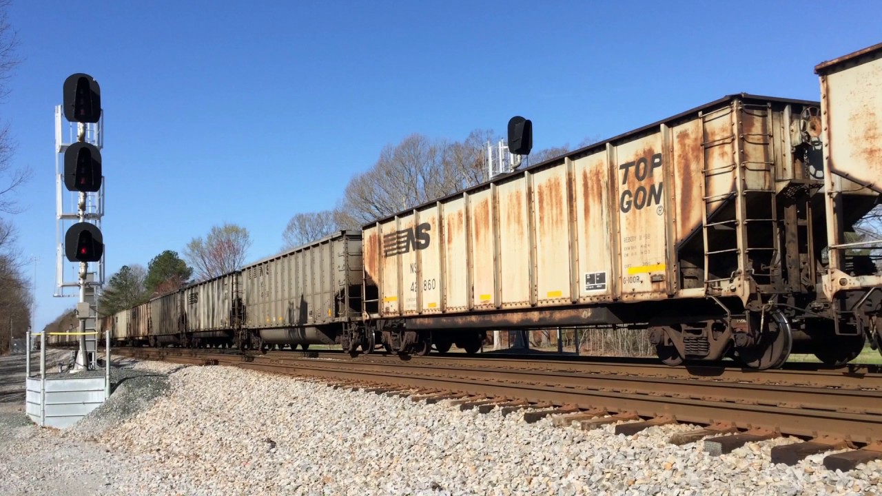 Union Pacific 5479 (GE C45ACCTE) leads NS 817 - YouTube