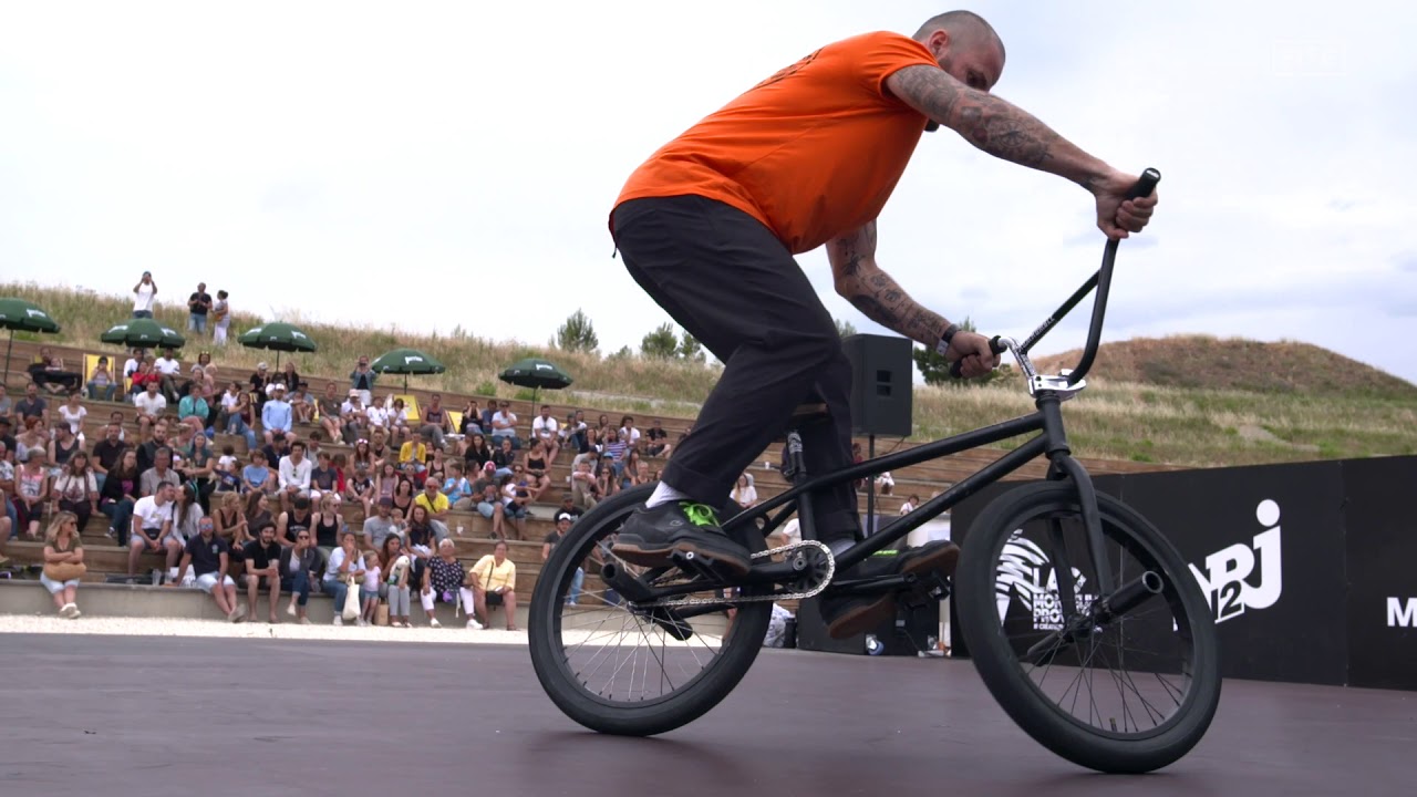 Alex Jumelin 1er BMX FLATLANDLAND - FISE Xperience Wave Island, Monteux ...