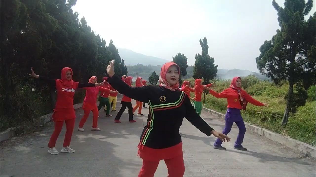 Senam kreasi "Talak tilu "by Siti Rokayah SBMS - YouTube