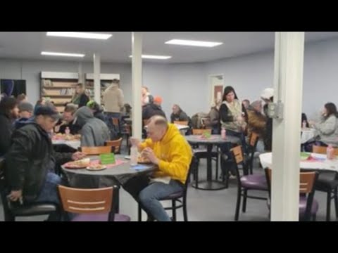 Springfield’s Victory Mission serves 120 men for Christmas