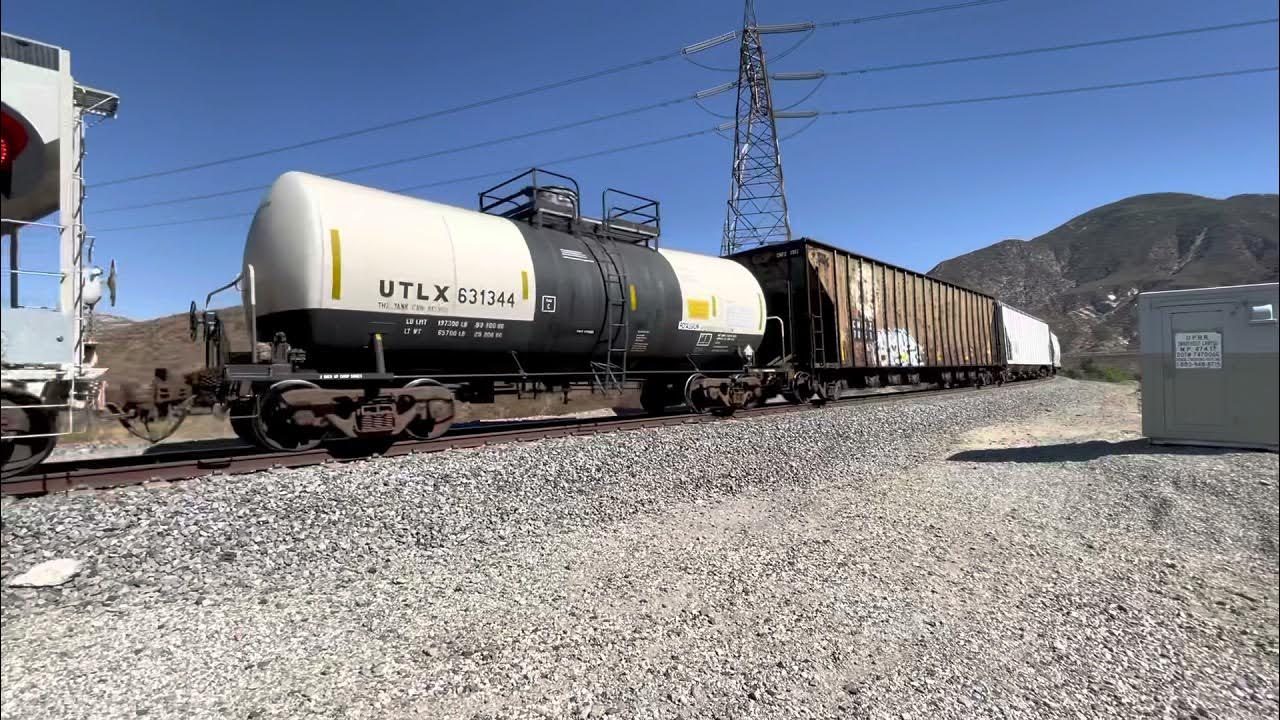 Union Pacific freight train comes up the Palmdale Cutoff! - YouTube