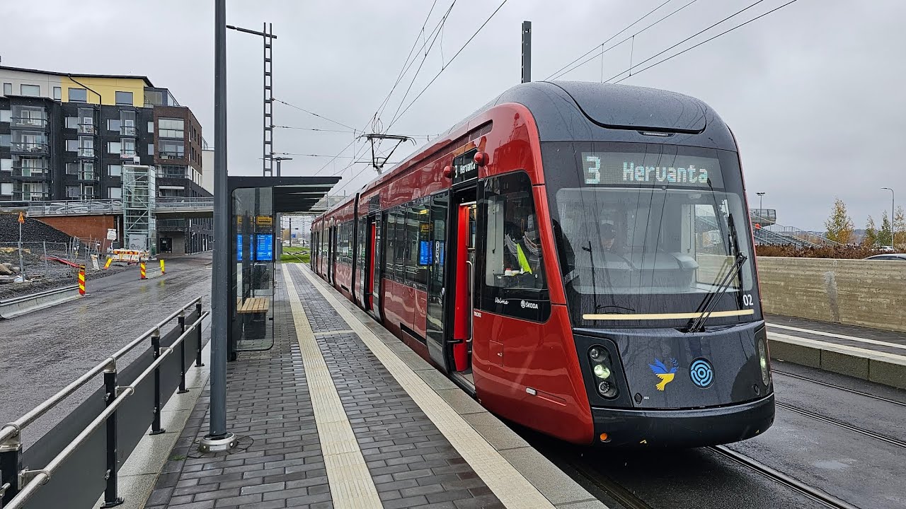 Škoda Transtech ForCity Smart Artic X34, TRO02 changing direction at ...