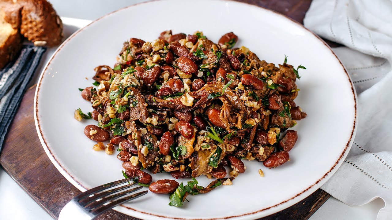 Persian Green Bean Rice with Crispy Tahchin | Loobia Polo Recipe - YouTube